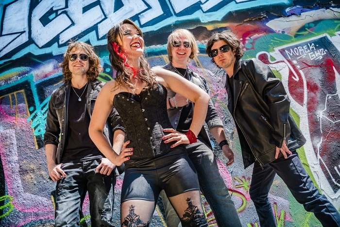 novinky-opet na scene :: InAction